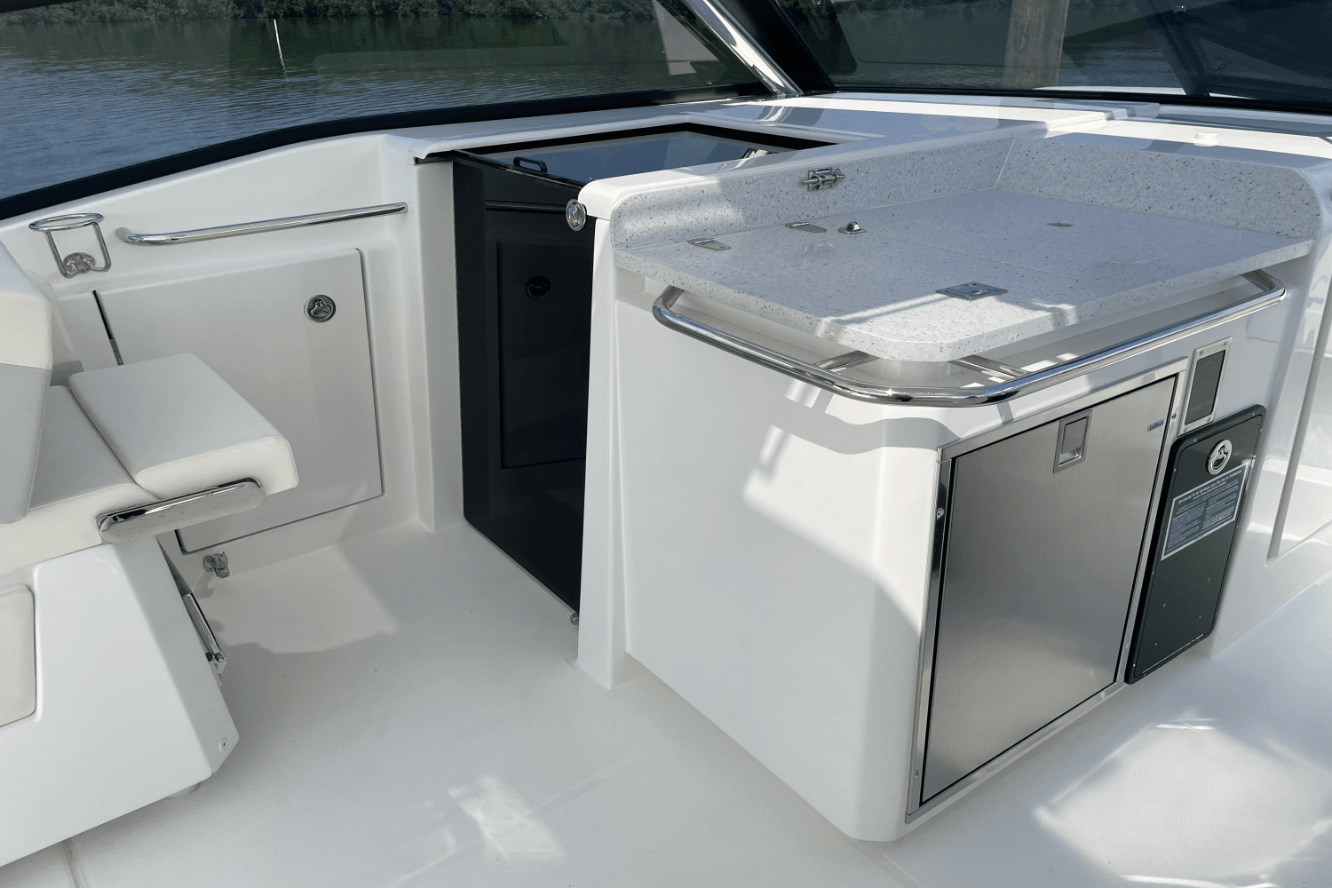 2023 Aquila 32 Sport MarineMax Clearwater